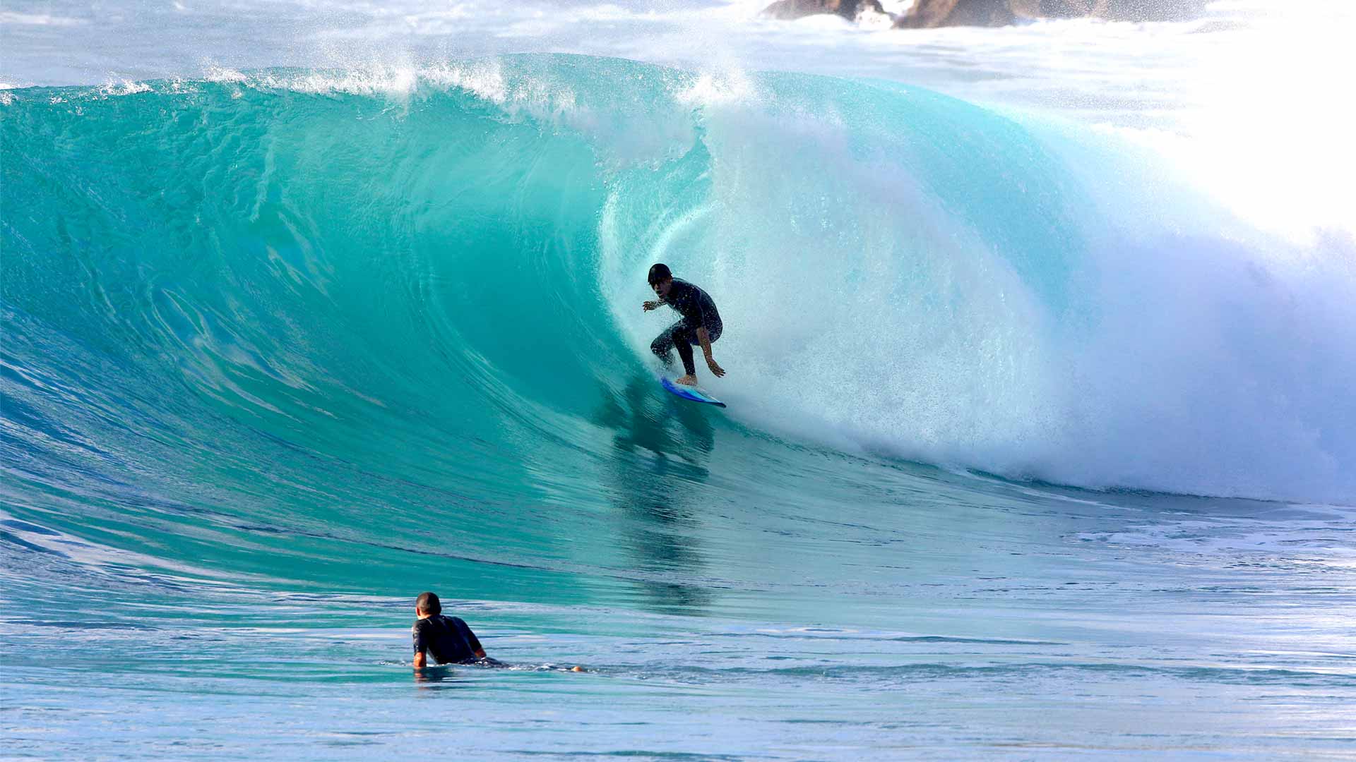 Tips On How To Surf Bigger Waves And Overcome Your Surf Fear